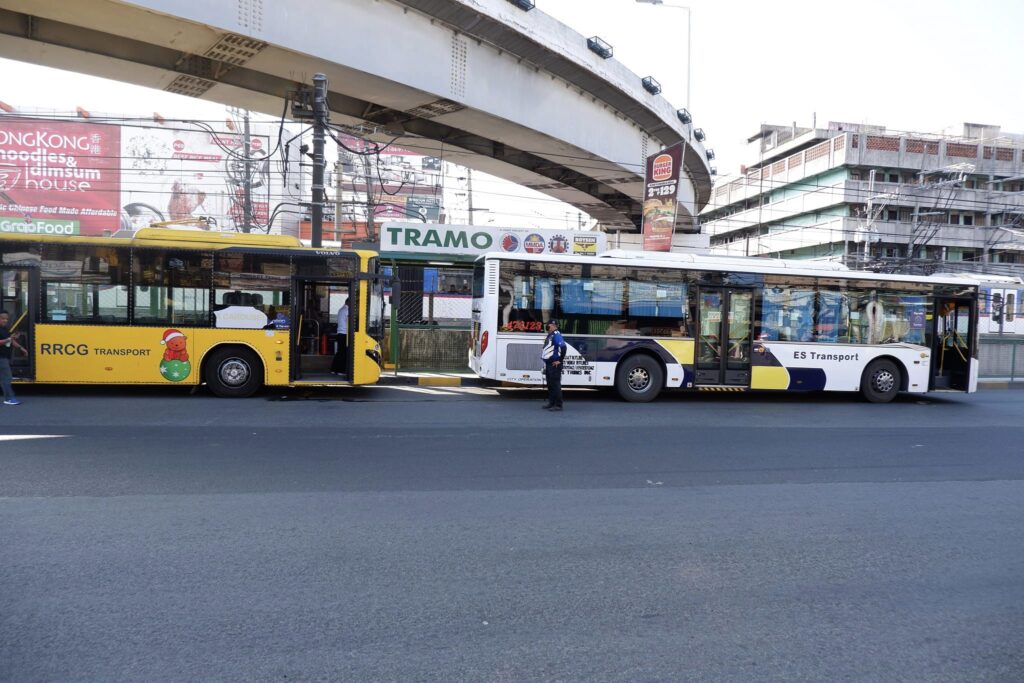 EDSA Carousel Tramo Station - EDSA Bus Carousel | Route & Bus Stop ...